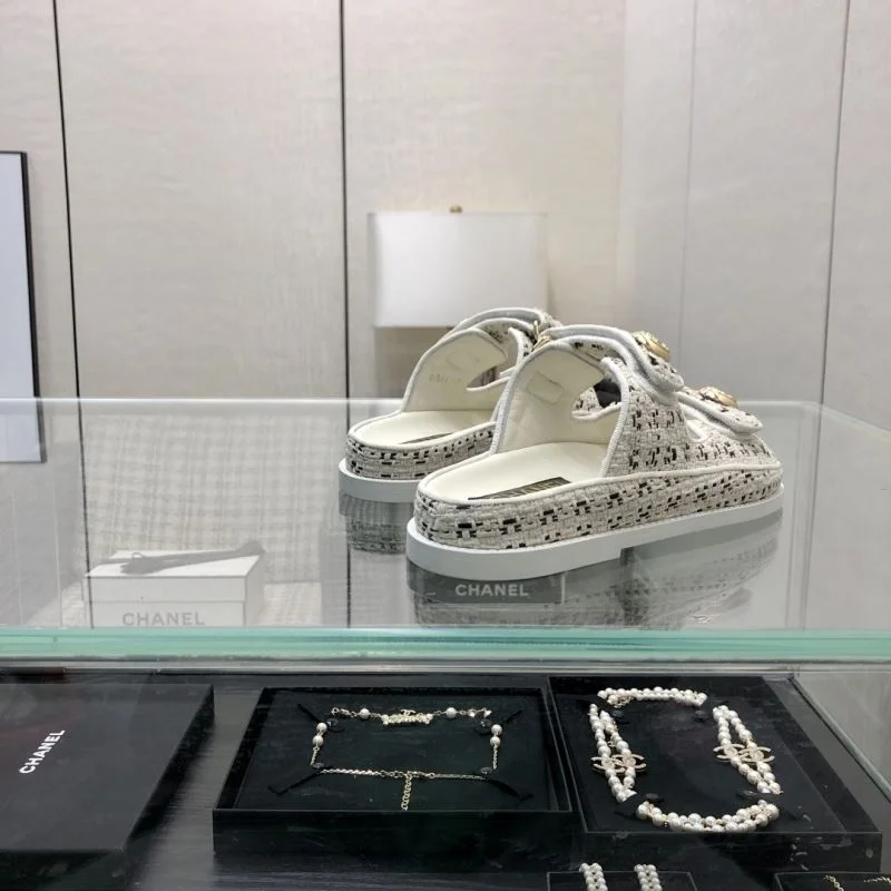 Top match Chanel Slippers