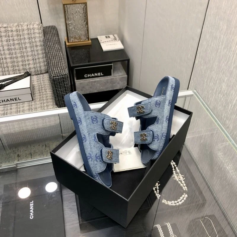 Top mirror Chanel Slippers