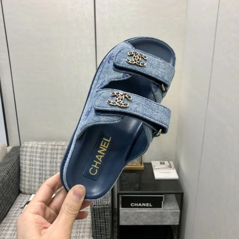 Top mirror Chanel Slippers