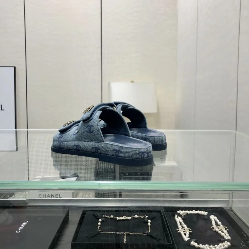 Top mirror Chanel Slippers