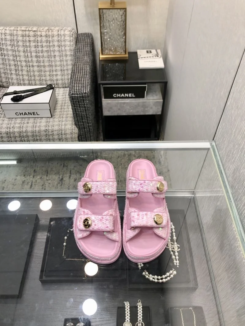 Top mirror Chanel Slippers