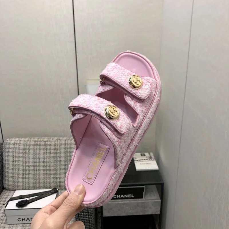 Top mirror Chanel Slippers