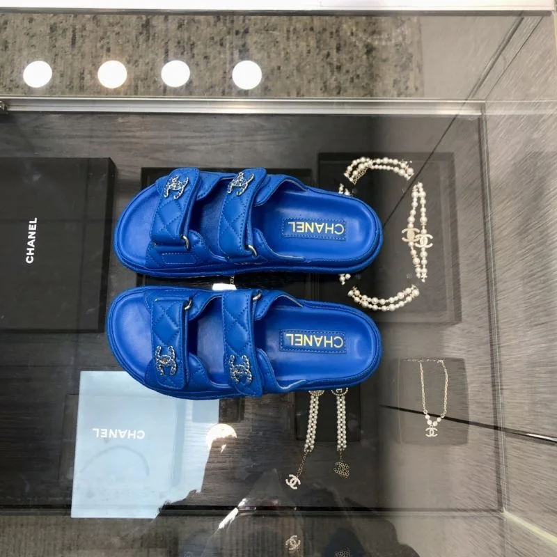 Low-cost Chanel Slippers