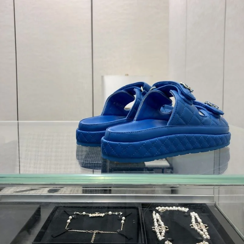 Low-cost Chanel Slippers
