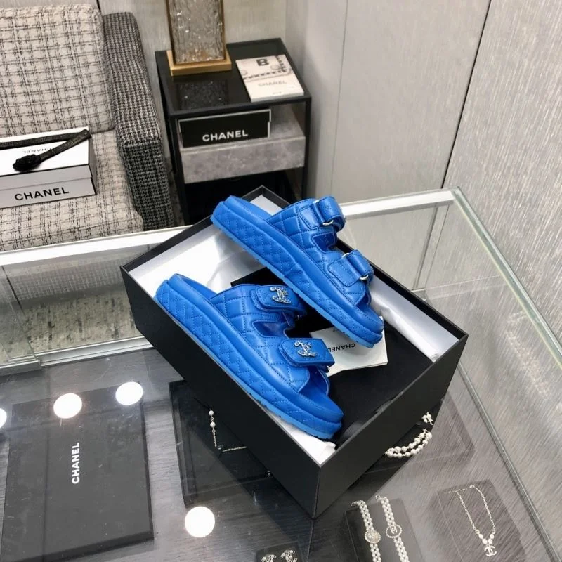 Low-cost Chanel Slippers
