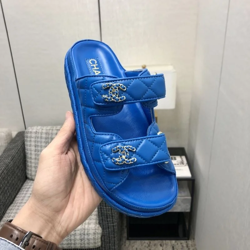Low-cost Chanel Slippers