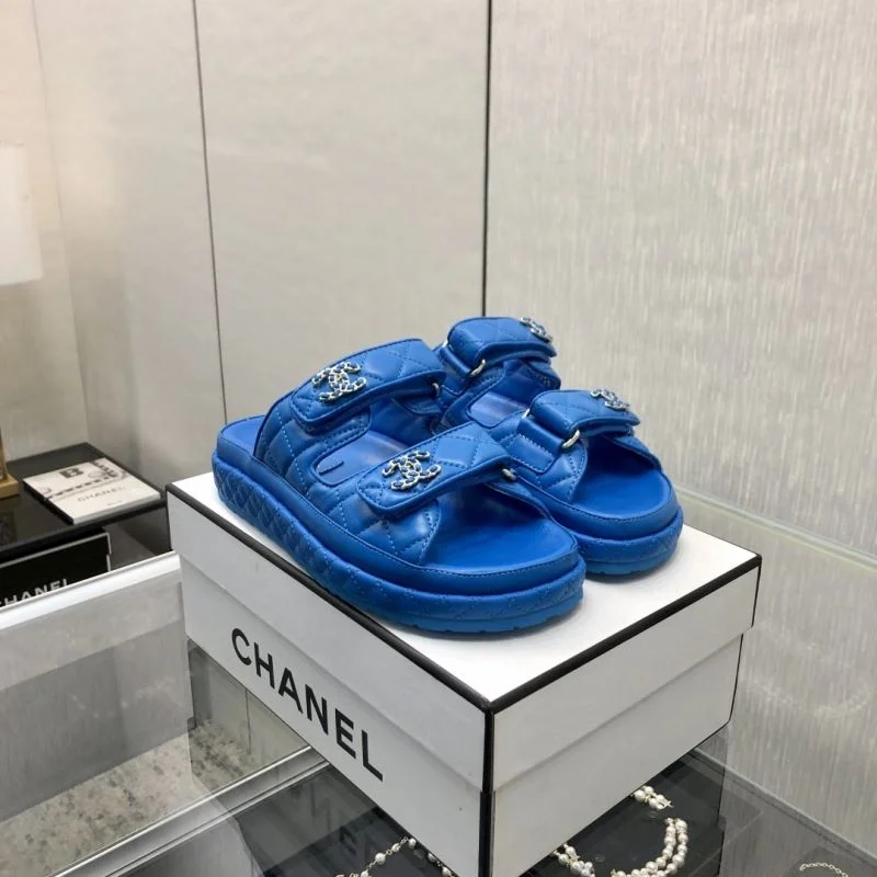 Low-cost Chanel Slippers