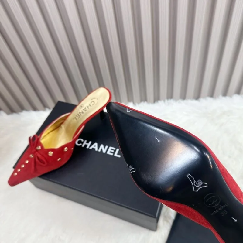 Top mirror Chanel Slippers