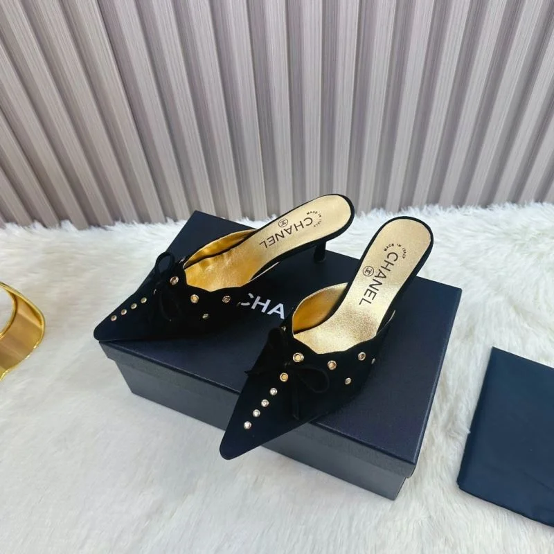 Low-cost Chanel Slippers