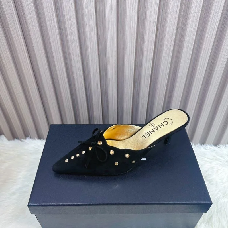 Low-cost Chanel Slippers