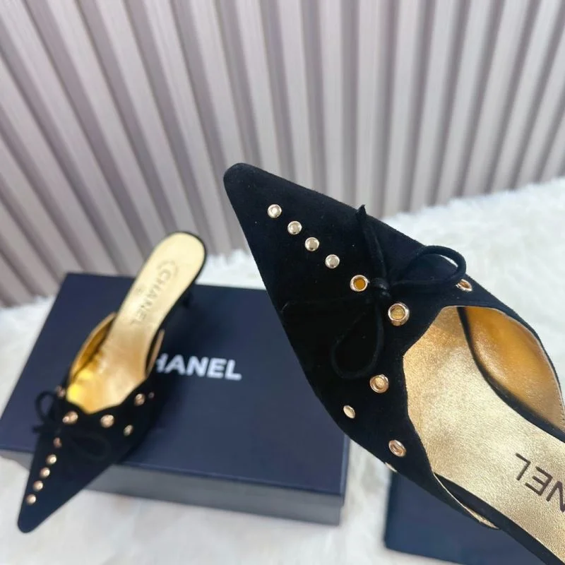 Low-cost Chanel Slippers