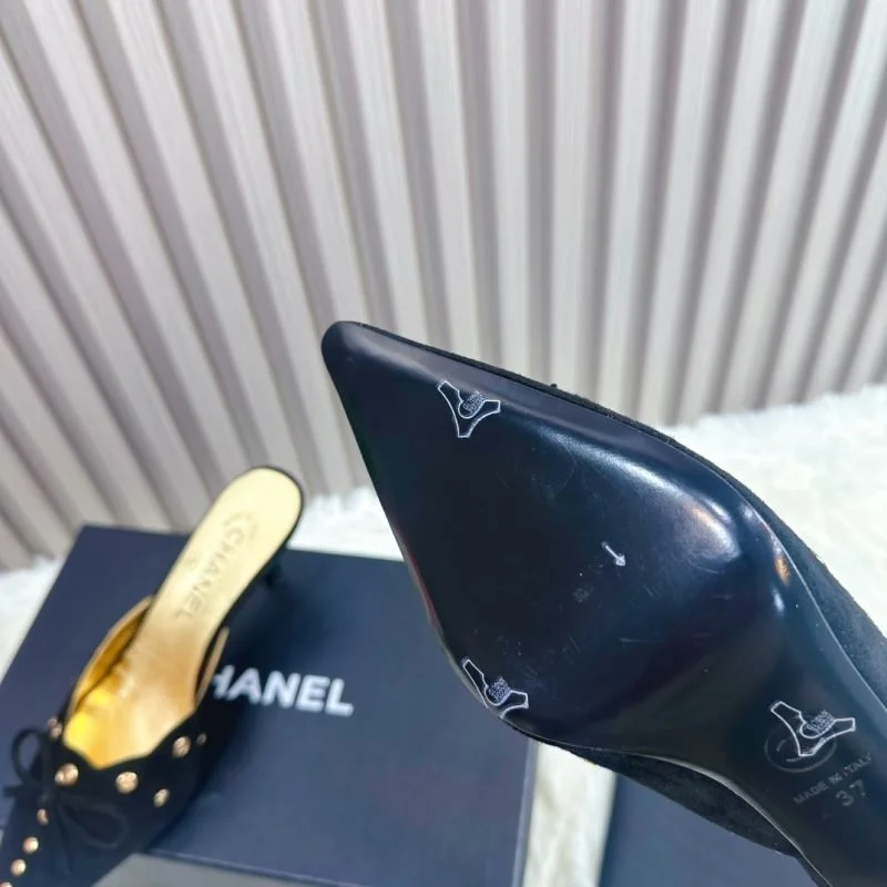 Low-cost Chanel Slippers