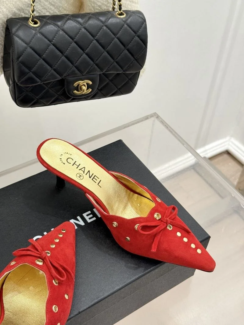 Top mirror Chanel Slippers