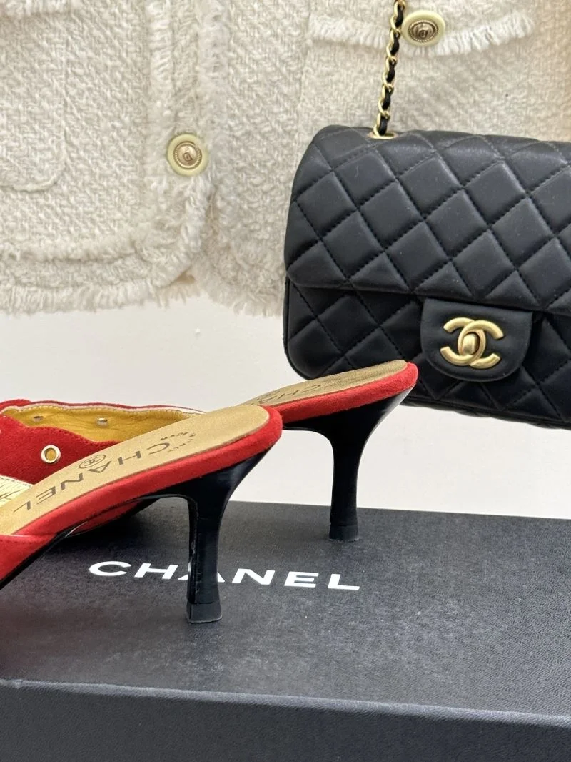 Top mirror Chanel Slippers