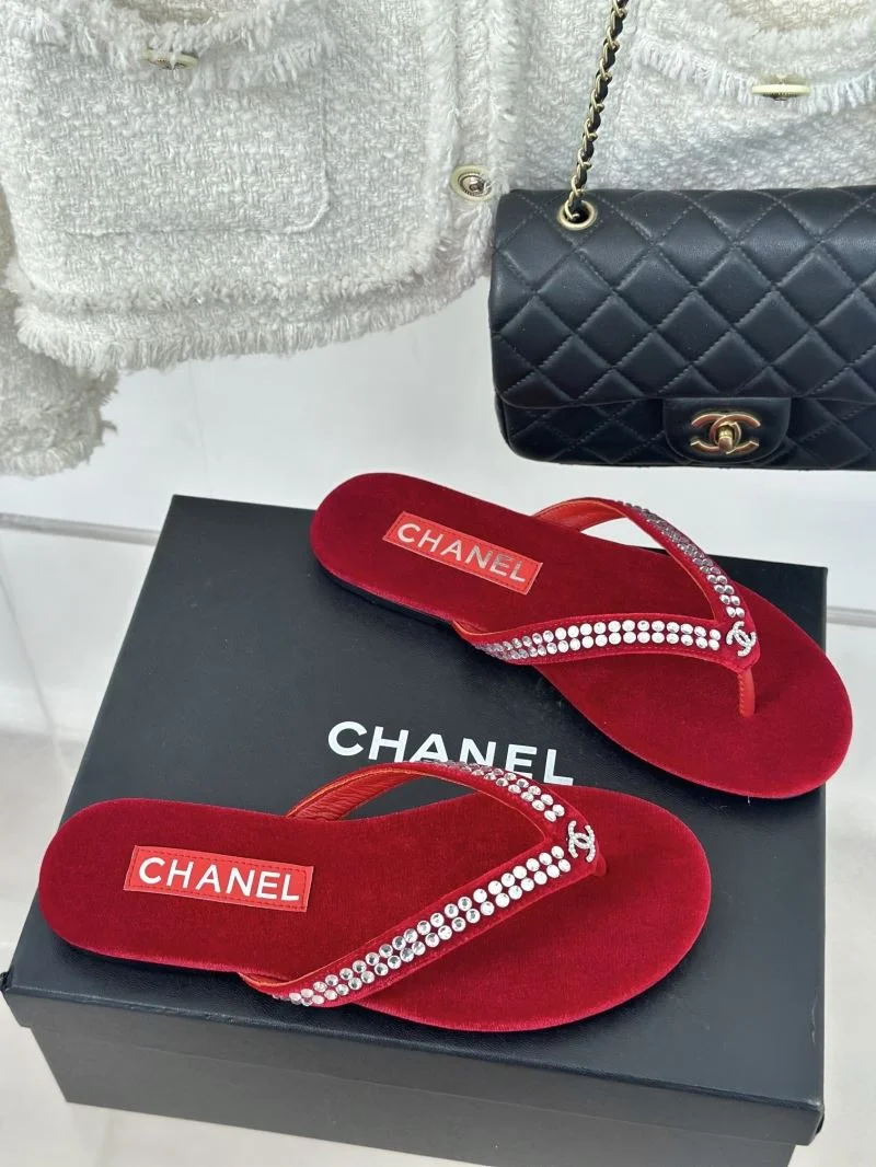 Top mirror Chanel Slippers