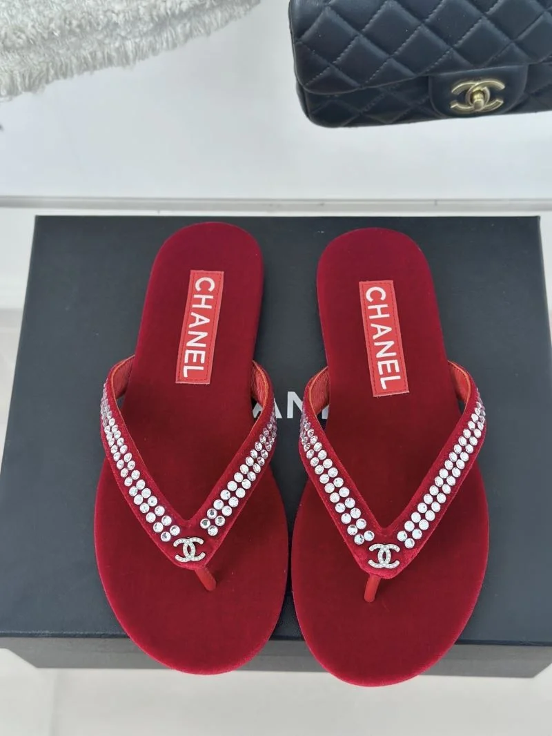 Top mirror Chanel Slippers