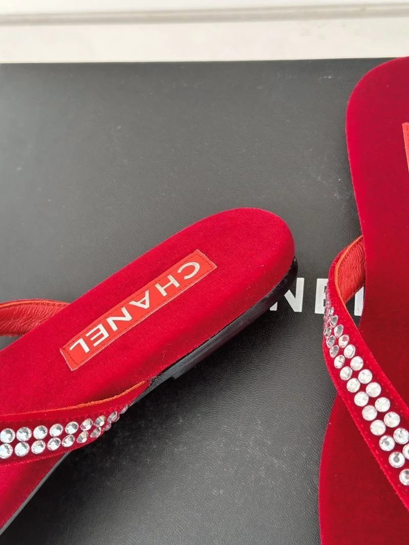 Top mirror Chanel Slippers