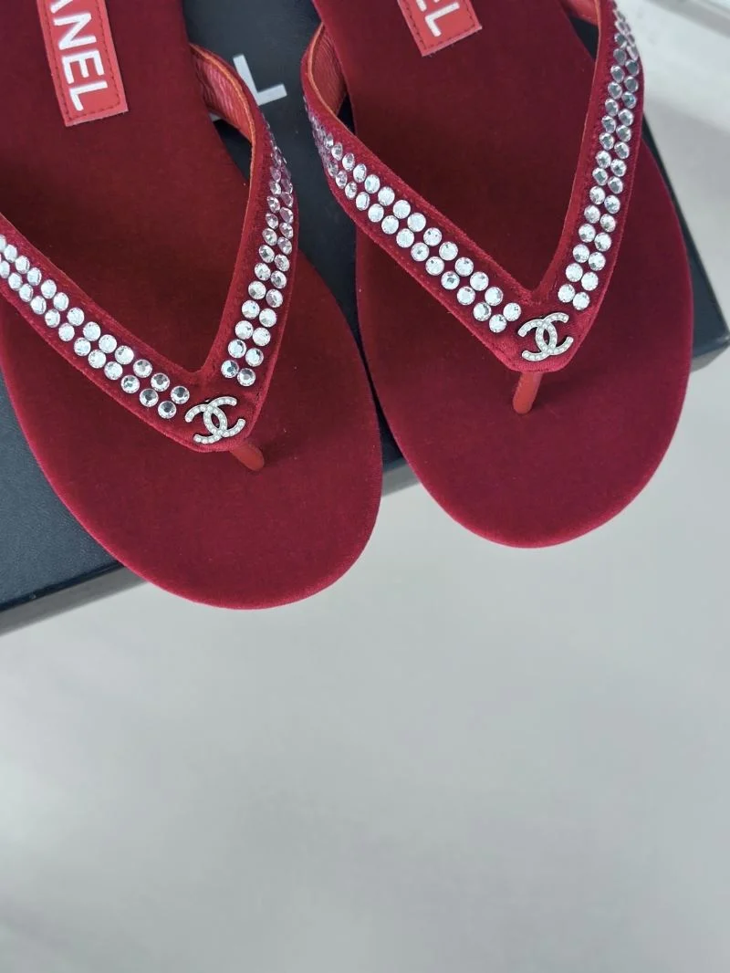 Top mirror Chanel Slippers