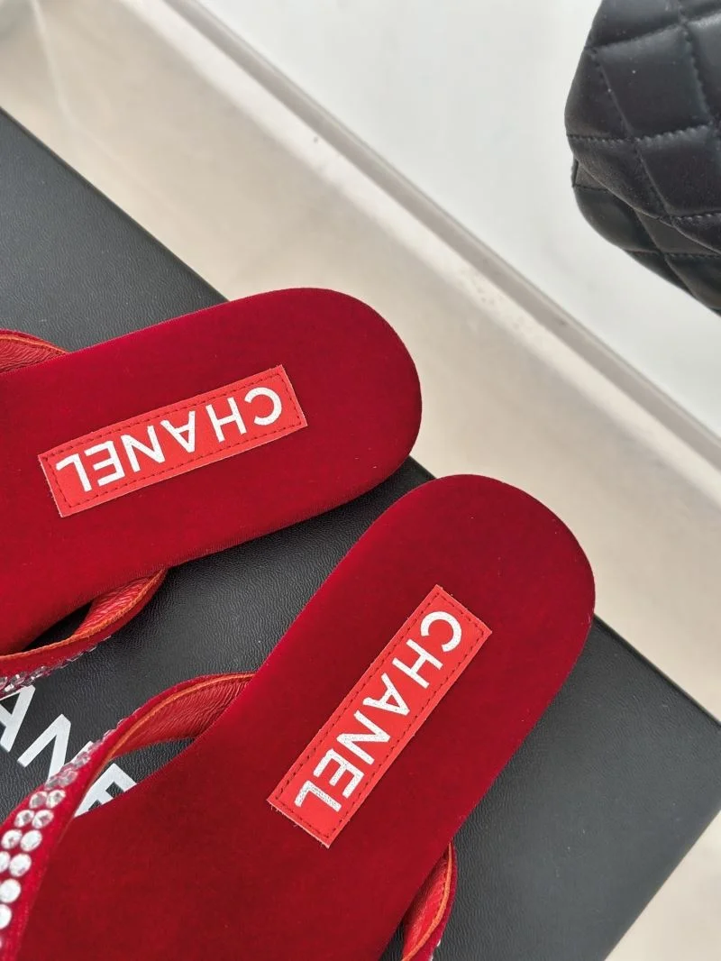 Top mirror Chanel Slippers