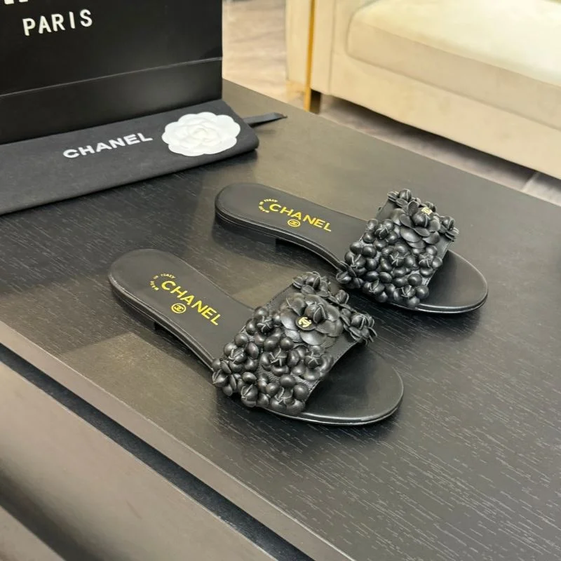 Top mirror Chanel Slippers