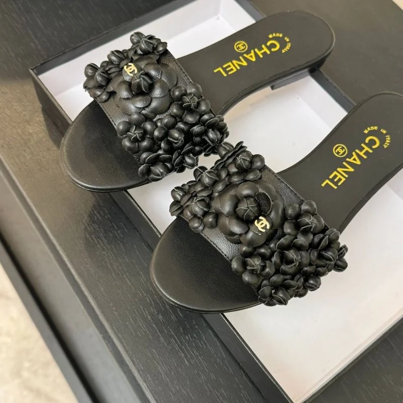 Top mirror Chanel Slippers