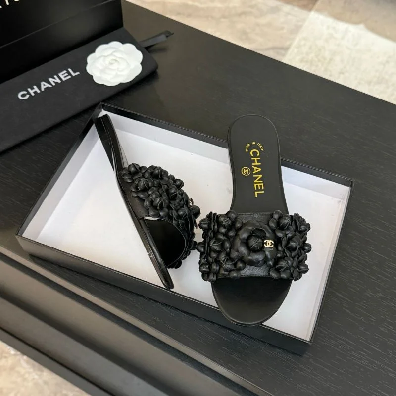 Top mirror Chanel Slippers