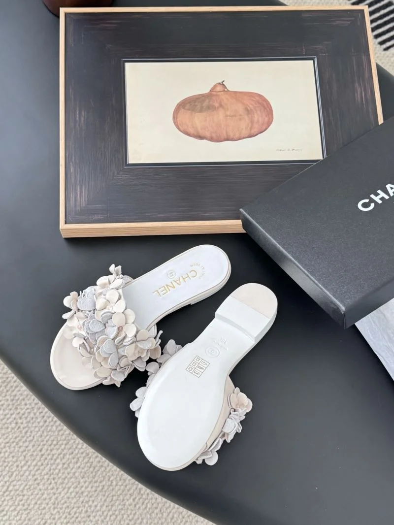 Mirror quality Chanel Slippers