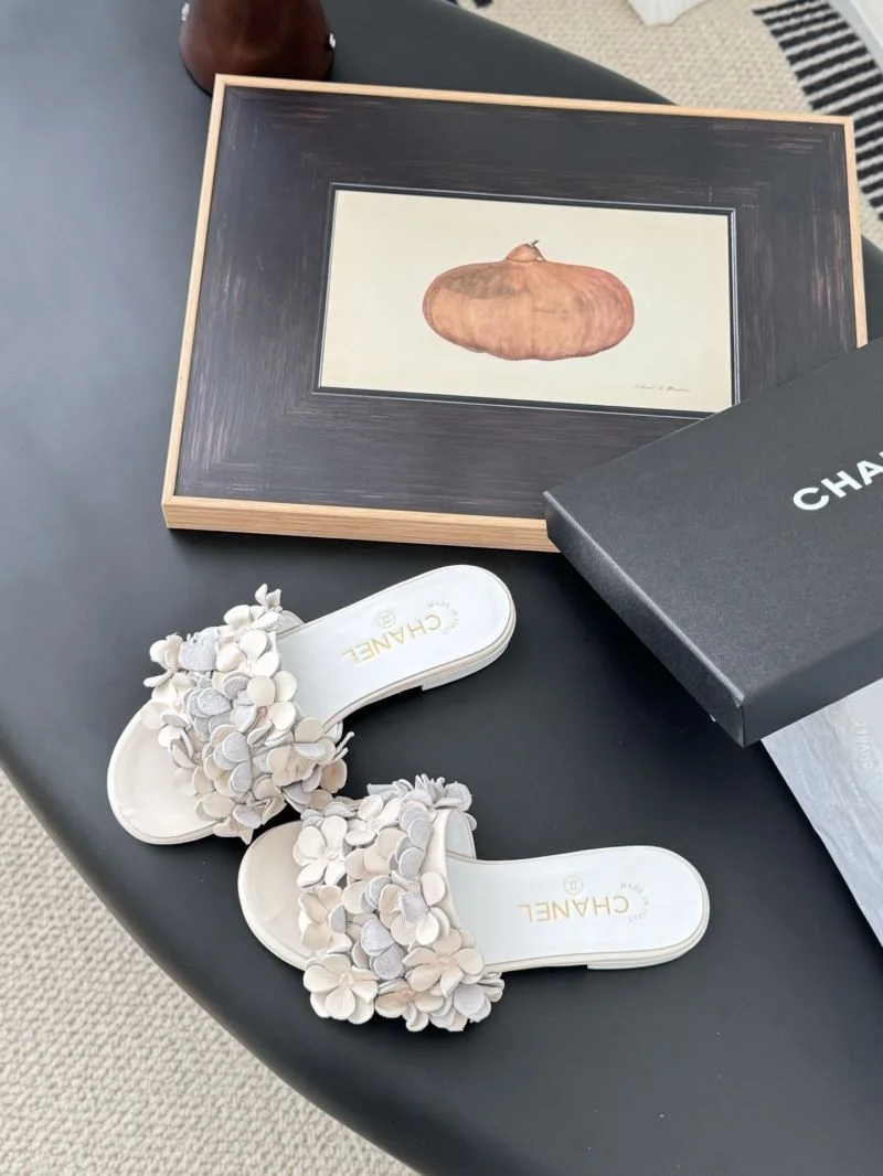Mirror quality Chanel Slippers