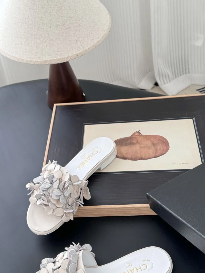 Mirror quality Chanel Slippers