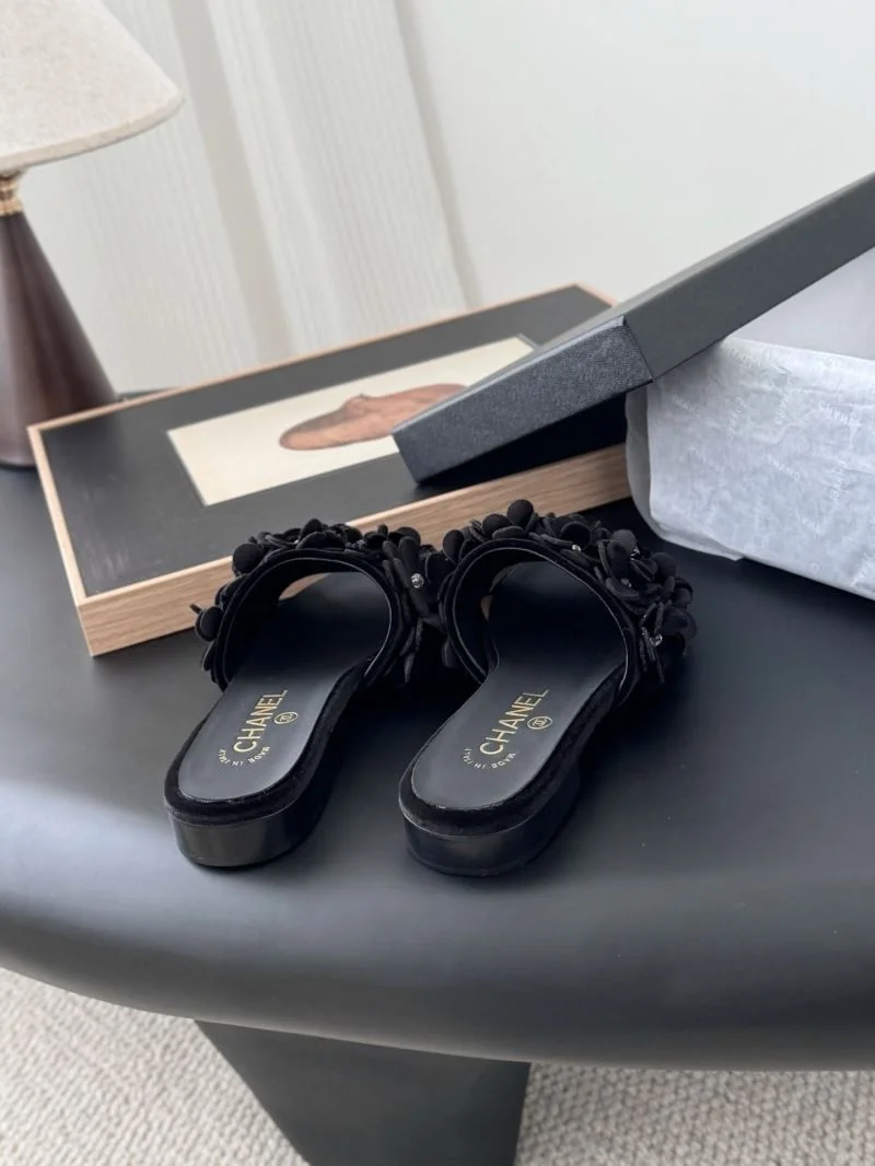 Accurate model Chanel Slippers