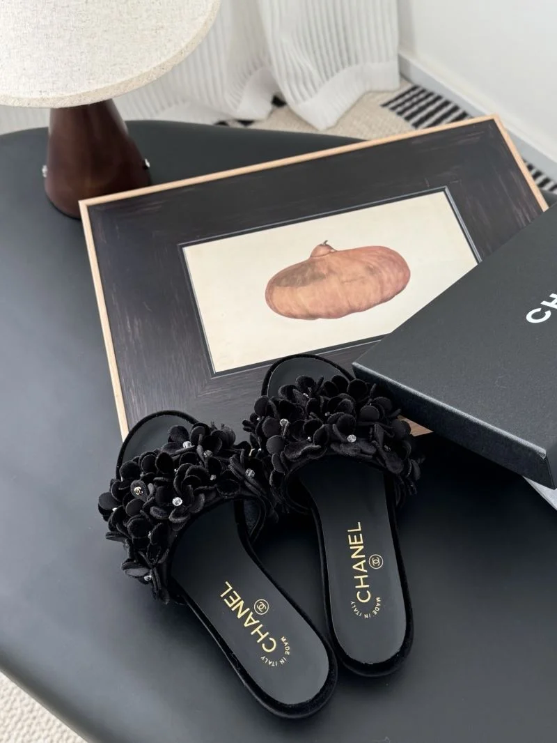 Accurate model Chanel Slippers