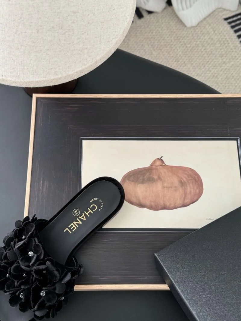Accurate model Chanel Slippers