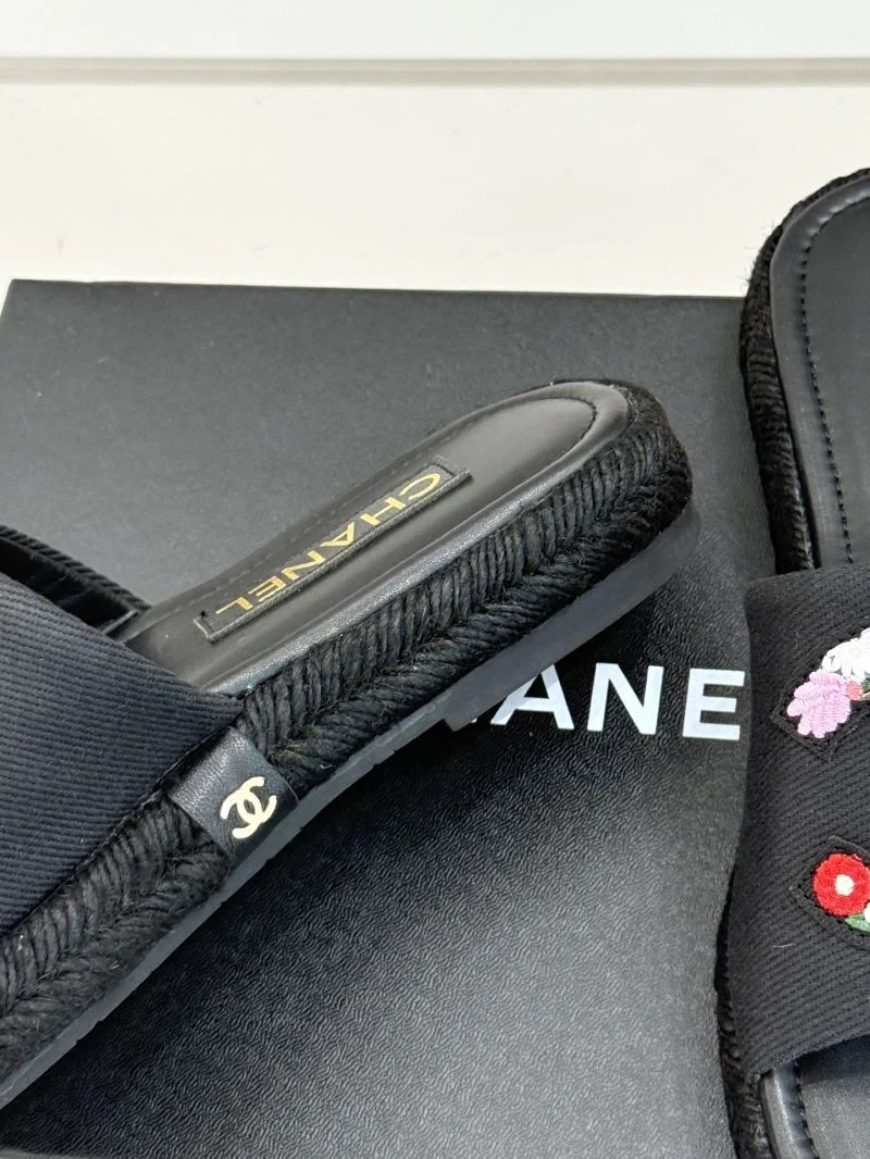 Accurate model Chanel Slippers