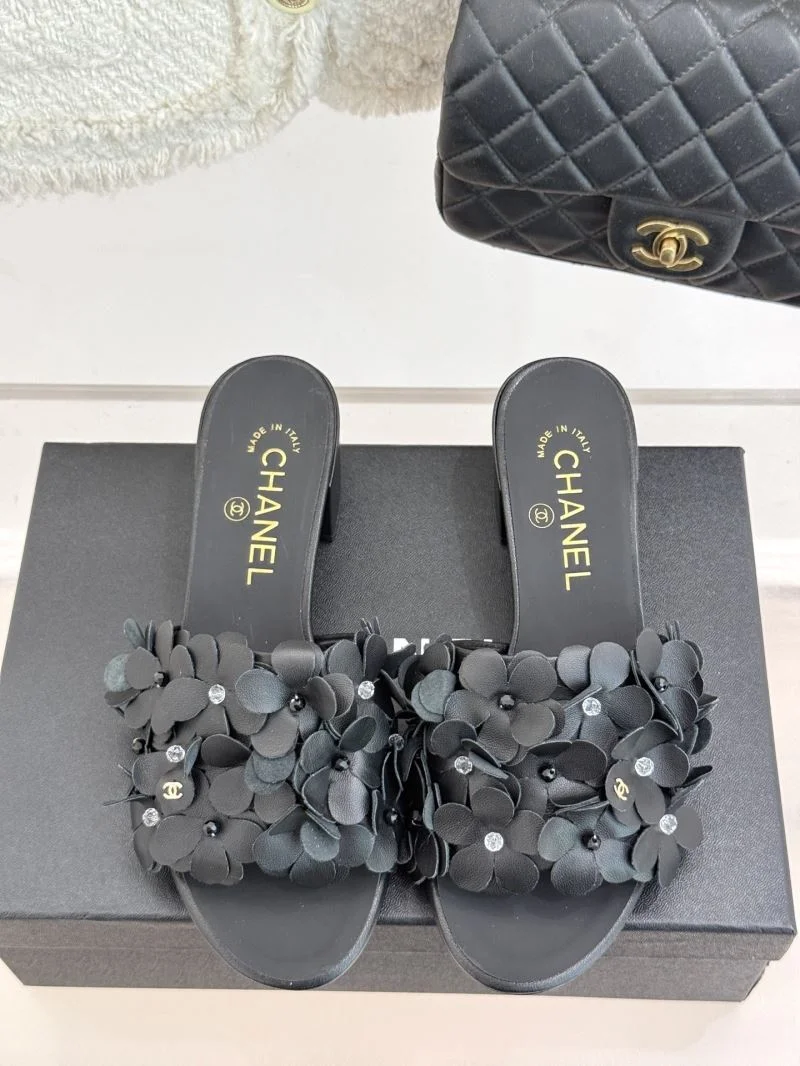 Top mirror Chanel Slippers