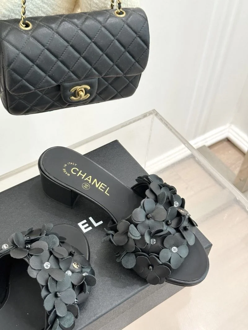 Top mirror Chanel Slippers
