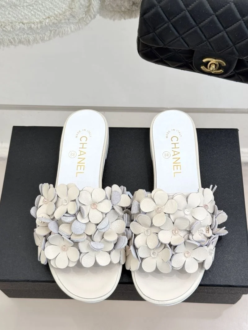 Top match Chanel Slippers