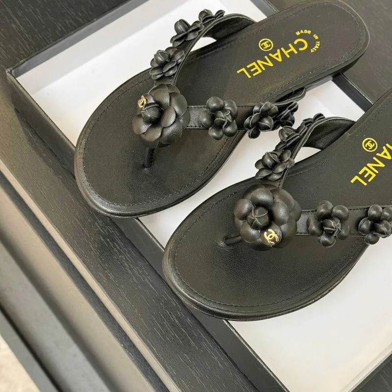 Top mirror Chanel Slippers
