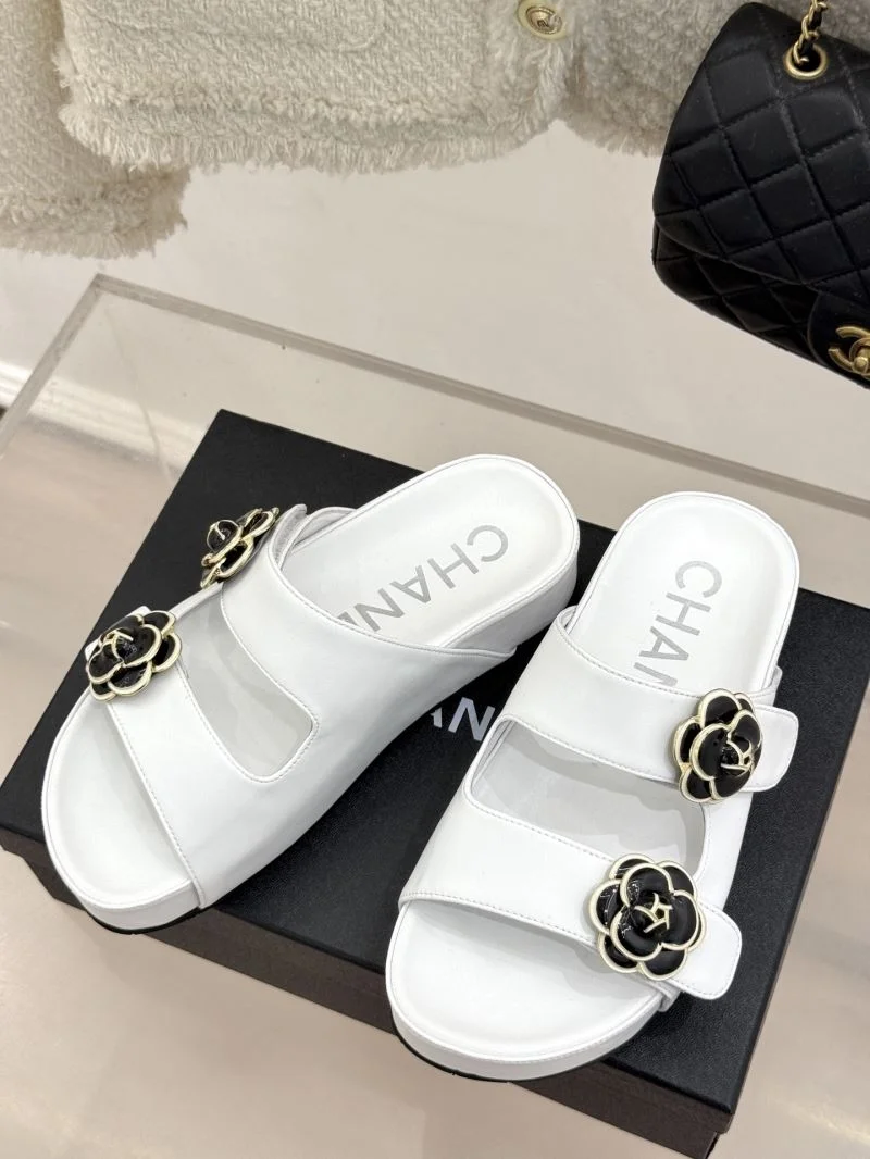 Top match Chanel Slippers