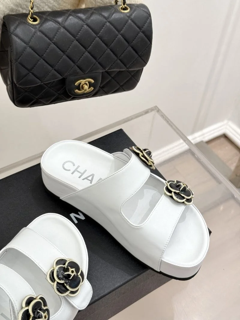 Top match Chanel Slippers