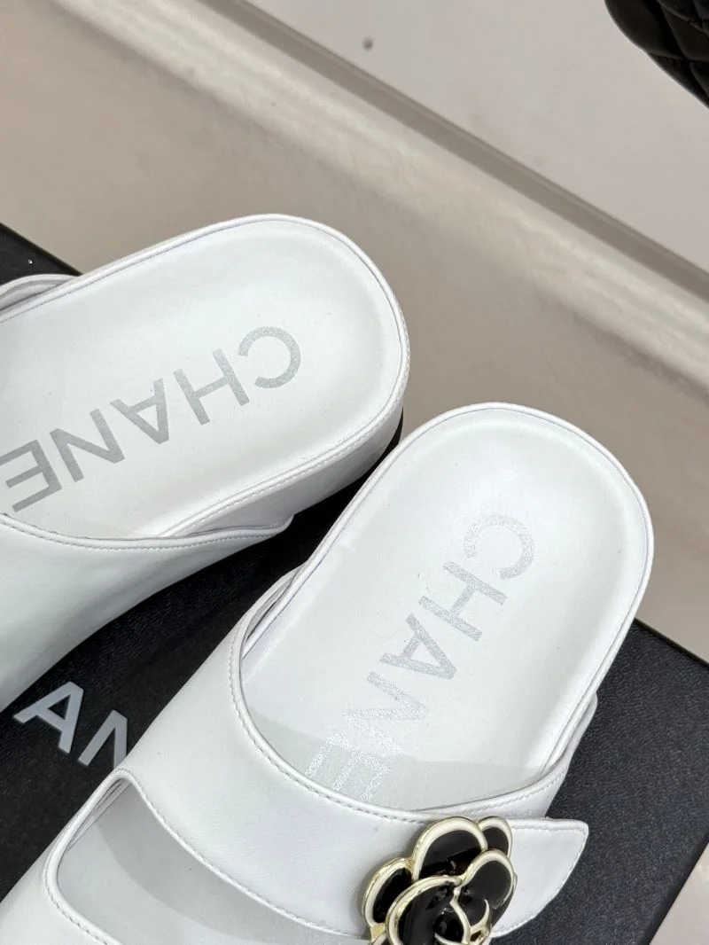 Top match Chanel Slippers