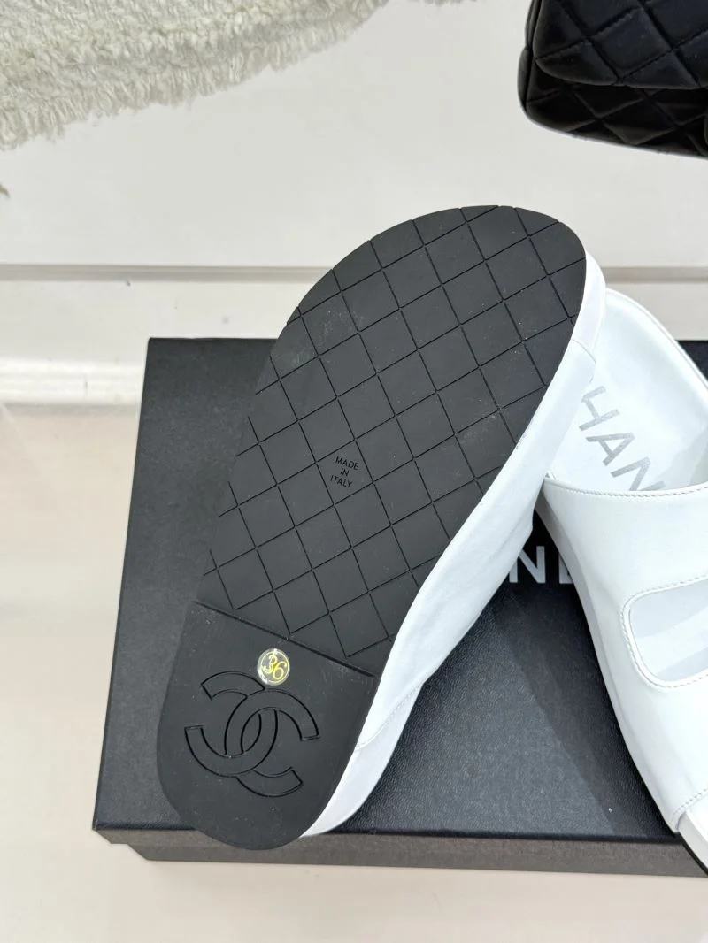 Top match Chanel Slippers