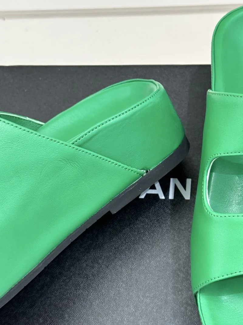 1:1 copy Chanel Slippers