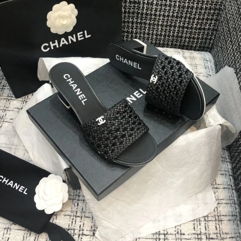 Top mirror Chanel Slippers