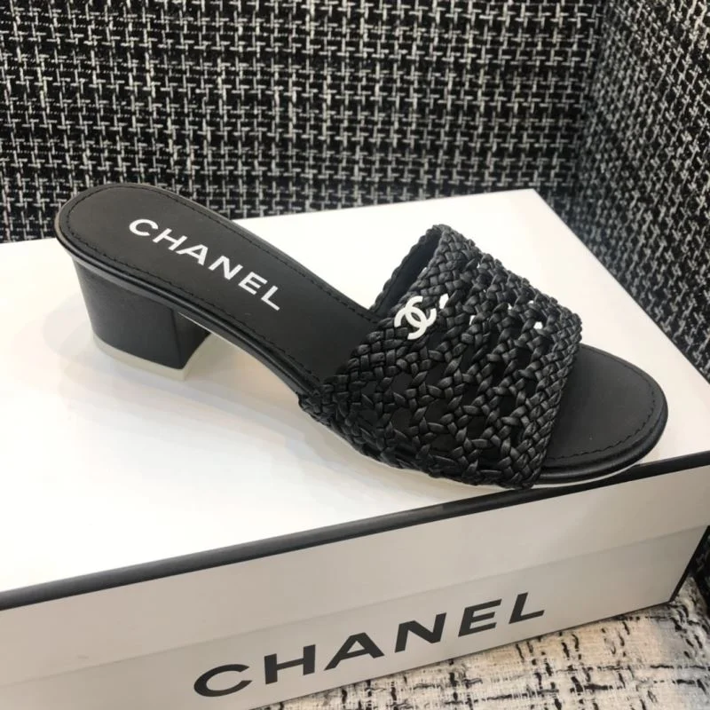 Top mirror Chanel Slippers