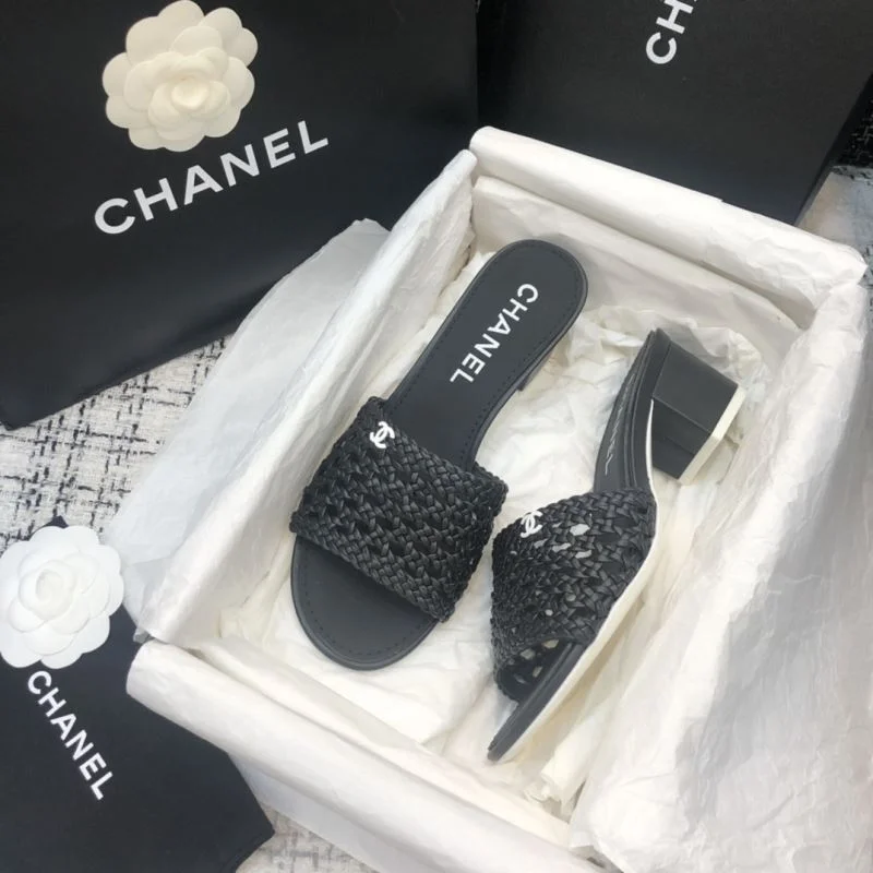 Top mirror Chanel Slippers
