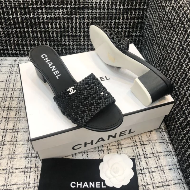 Top mirror Chanel Slippers