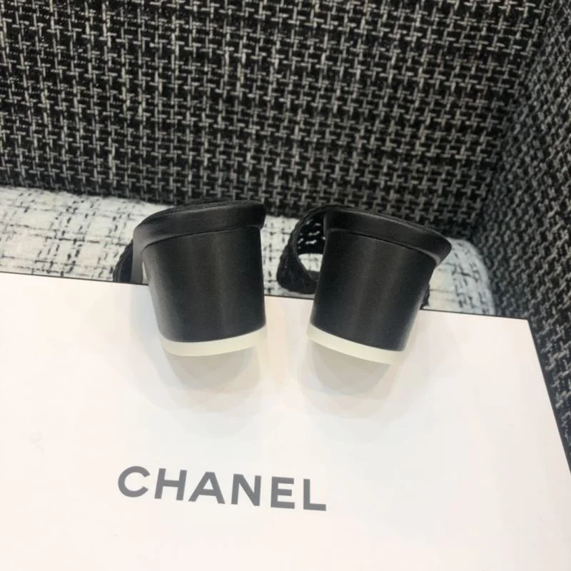 Top mirror Chanel Slippers