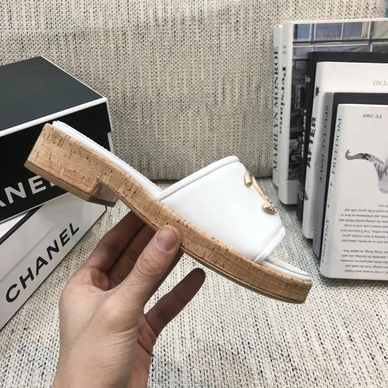 Accurate model Chanel Slippers