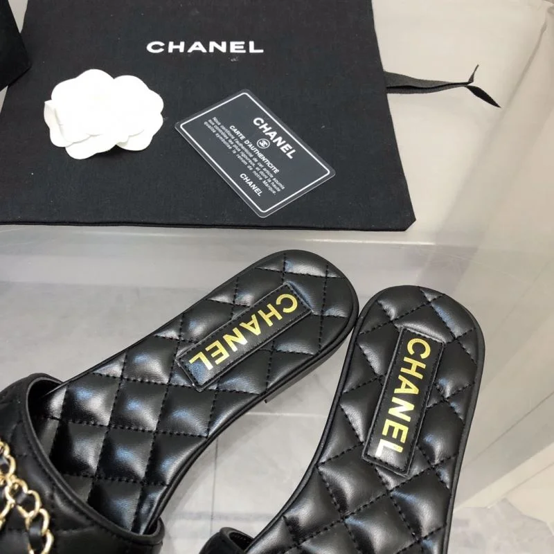Top match Chanel Slippers