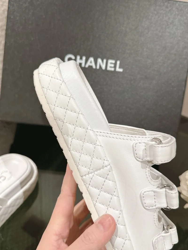 Accurate model Chanel Slippers